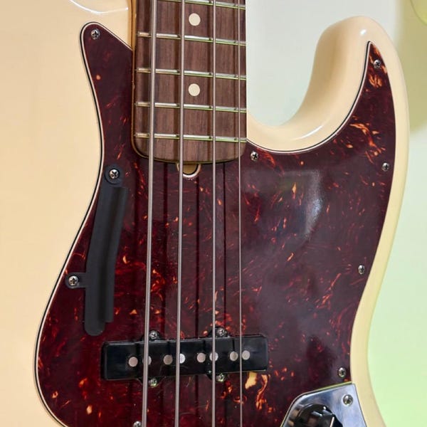 Jazz Bass Thumb Rest (4 String), Ergonomic Bass Guitar Thumb Rest ...