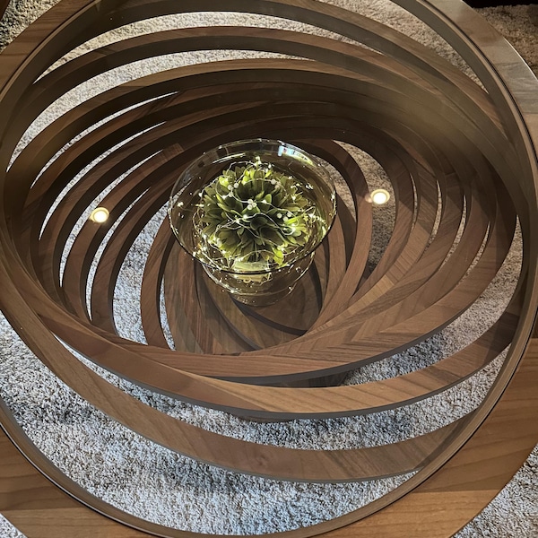 Moderne zwarte ovale salontafel: blad van natuurlijk hout en glas ...