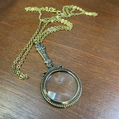 Vintage Style Magnifying Glass Pendant Necklace Victorian Style Ornate ...
