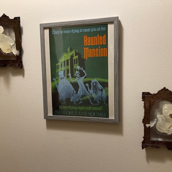 Gentleman Ghost in the Mirror Wall Plaque, Glow in the Dark Resin ...
