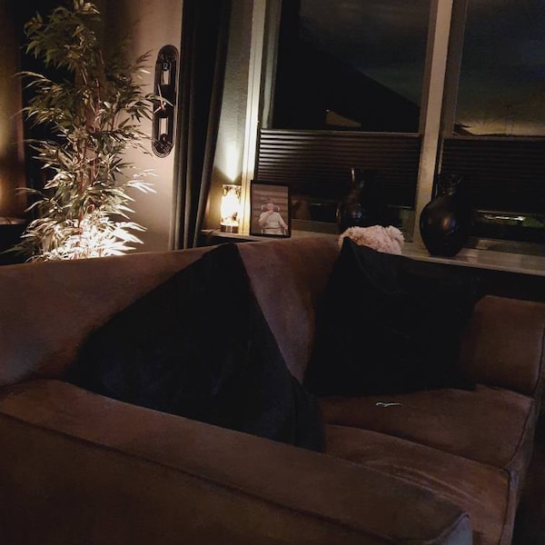 Modern Long Vertical Metal Wall Clock, Minimalist Geometric Wall Clock ...