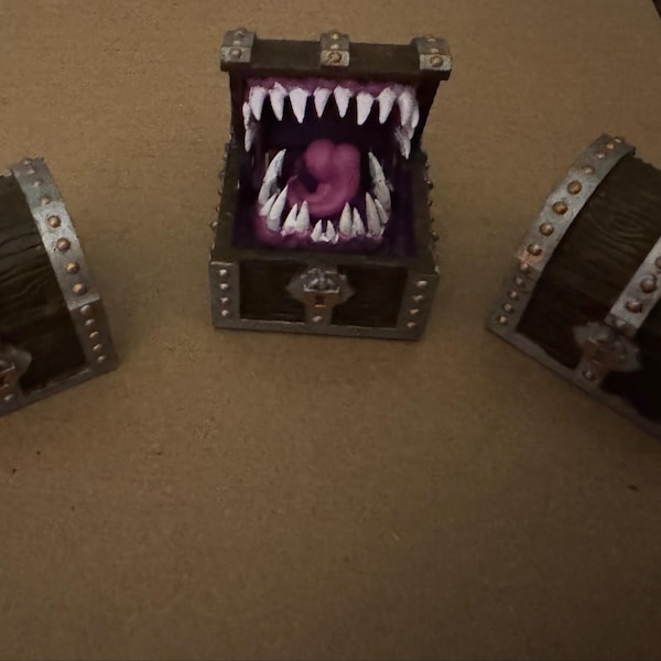 Opening Mini Mimic-you Can Close and Open It! Looks Like an Innocent ...
