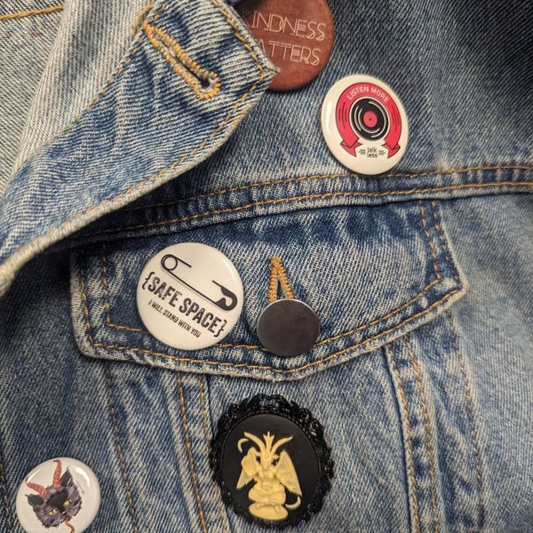 Watership Down Locket. Fiver and the Black Rabbit - Etsy