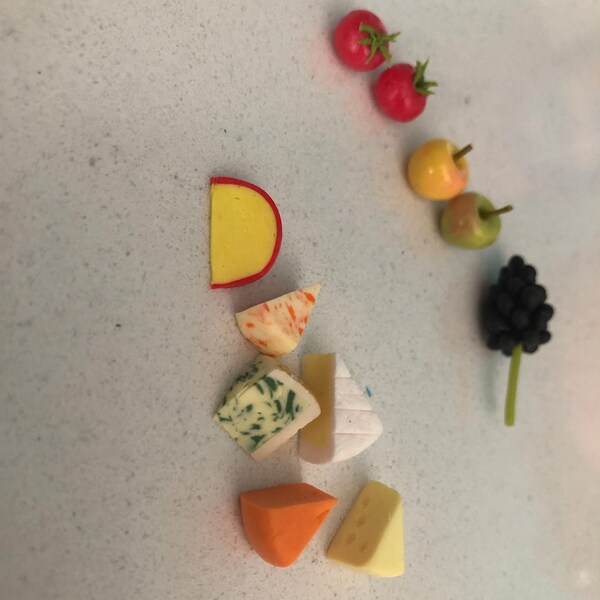 1:12 Scale 6 Mixed Cheese Slices Dolls House Miniatures Food Accessory ...