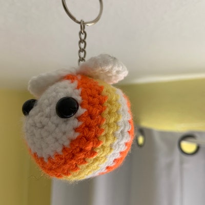 Crochet Candy Corn Bee Keychain - Etsy
