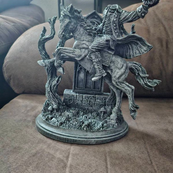 H.P. Lovecraft's the King in Yellow/ Hastur Statue Cthulhu Mythos ...