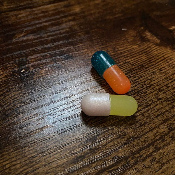 Silicone Mold, Capsule Pill Mold, Medicine Capsules for Charms ...