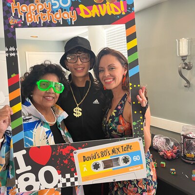 Printed and Shipped 90's Theme Photo Booth. Coroplast Photo Booth. - Etsy