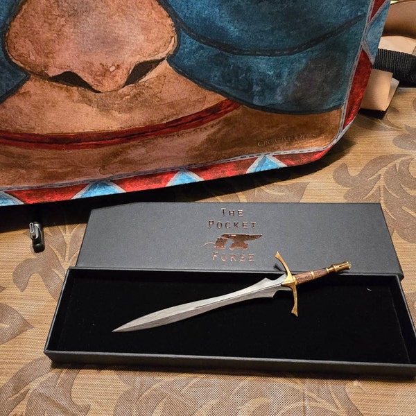 Mini Targe Round Shield Brooch, Dnd Rpg Fantasy Accessory - Etsy