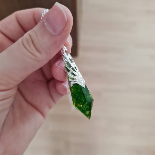 Pendulum Pendant in Emerald Green With Glass and Epoxy Resin - Etsy
