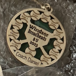 Have You Seen These Toilets Theyre Ginormous Christmas Elf Wood Sign ...