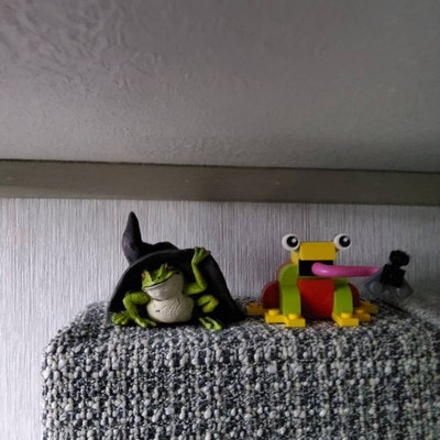 Artist Neil Eyre Eyredesigns 2023 Halloween Haunted Haunting Ghost ...