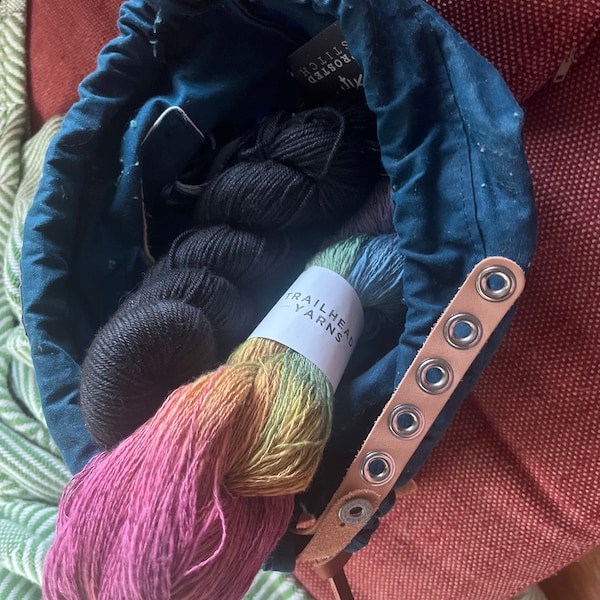 Workshop Apron in Waxed Canvas W/ Removable Leather Strap | ARTIFACT - Handmade in Omaha, NE - Etsy