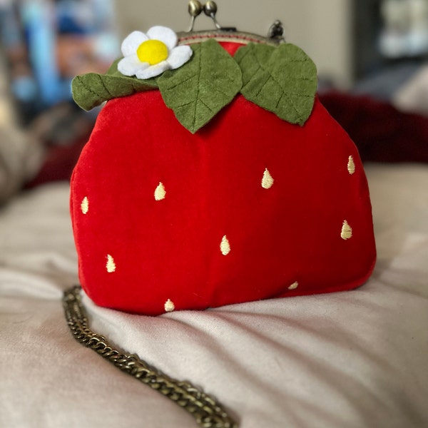 Strawberry Bag, Kisslock Velvet & Felt Hand Embroidered Handbag, Frame ...