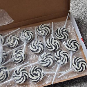 Black & White Love Heart Lollipops, Halloween Lollies, Candy Lollies ...