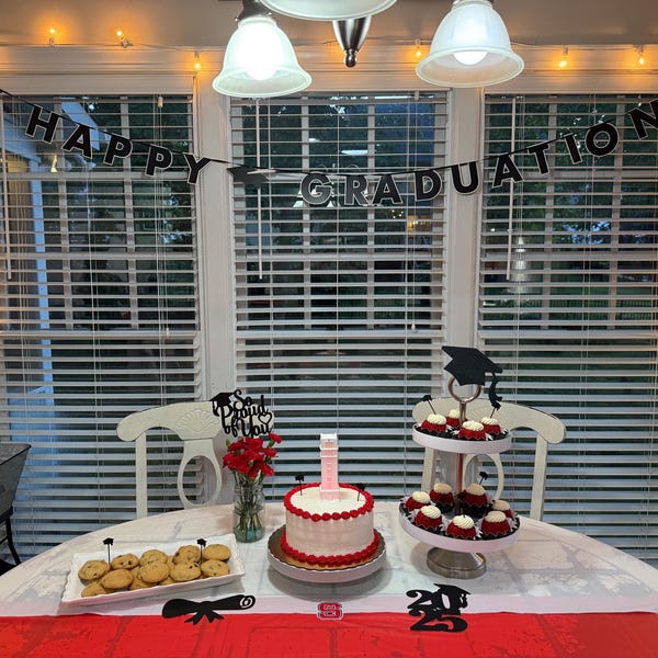 UNC Old Well Cake Topper: Tar Heels Graduation Party Decor, UNC Wedding ...