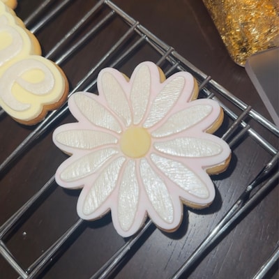 Daisy Flower Raised Cookie Stamp/fondant Debosser & Cutter - Etsy