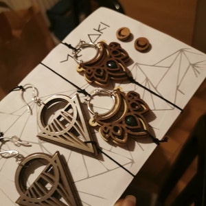 Collana geometrica taglio laser in legno, acciaio e caucciù triangoli ...
