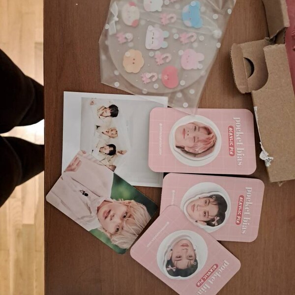 Pin's Cooky's Brachiosaurus (BT21) En émail / BTS Bangtan Fan Merch ...