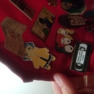 Leg Lamp Hard Enamel Pin Inspired by A Christmas Story - Etsy