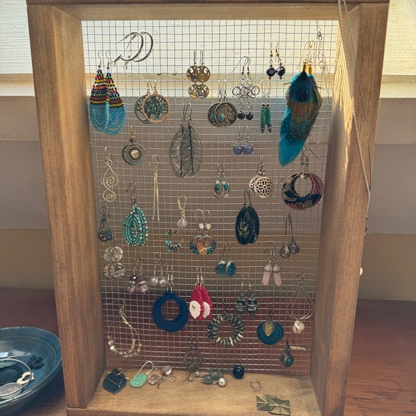 Free Standing Earring Holder, Chicken Wire Jewelry Organizer, Mesh ...