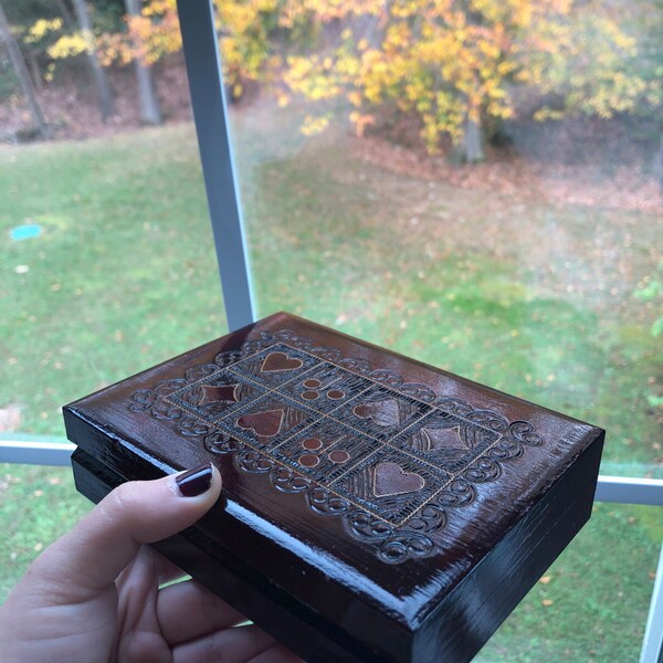 Wooden Playing Card Box for 2 Decks of Playing Cards, Queen of Hearts ...