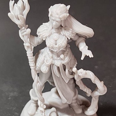 Trish Female Gunslinger Pinup 32mm or 28mm Fantasy Miniature Dnd ...