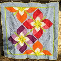 Windswept - Modern Drunkards Path Flower PDF Quilt Pattern. Make a Bold Statement Using Simple ...