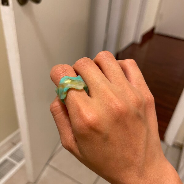 Tori Tortoise Shell Ring, Wavy Ring, Classic Tortoise Ring, Resin Ring ...