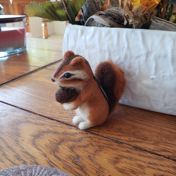 Needle Felted Chipmunk Needle Felted Animals, Realistic Animals Animals ...