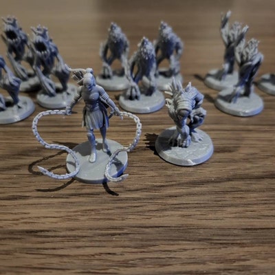 Female Spore Druid 28mm D&D Nature Mage Miniature Tabletop RPG - Etsy