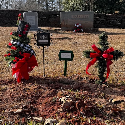 Christmas Cemetery Decoration Elegant Winter Tombstone Hugger With Red ...