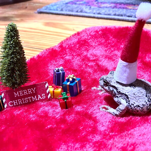 Miniature Holly Garland,christmas Miniatures,dollhouse Holly,holiday ...