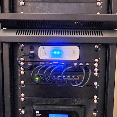 Surfboard SB8200 Cable Modem 10in Half Rack Mount - Etsy Canada