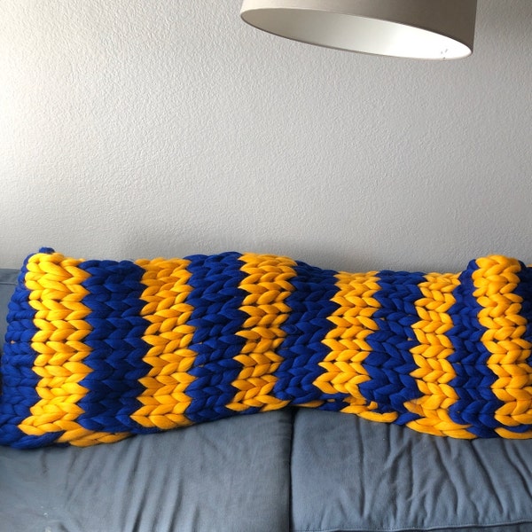 Dorm Room Chunky Knit Blanket – Merino Wool Throw for College Students ...