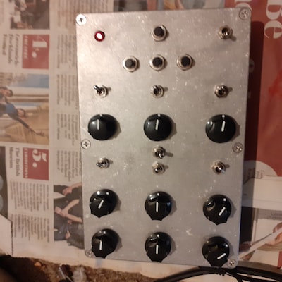 4 Oscillator Patchable Crackle Box // Noise Synth With Patch Bay ...