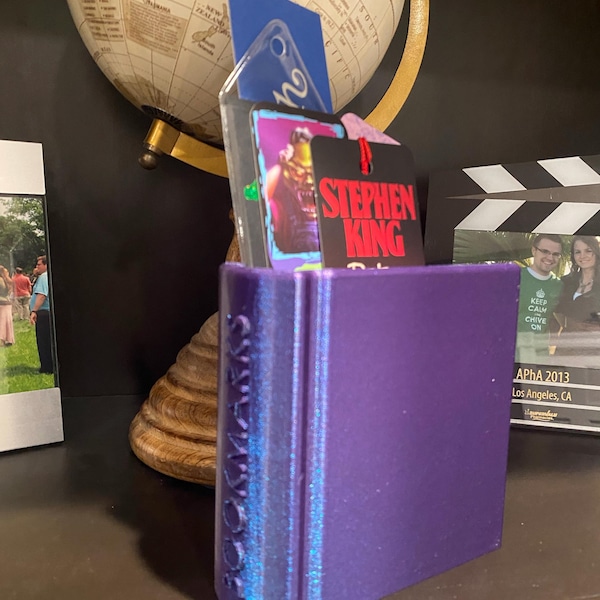 Demon Hand Book Stand | 3D Printed Bookshelf Decor | Fantasy Bookish ...