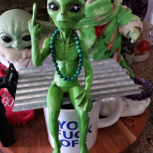 Rude Alien Statue “flipping the Bird” 10″ H Shelf Sitter ...