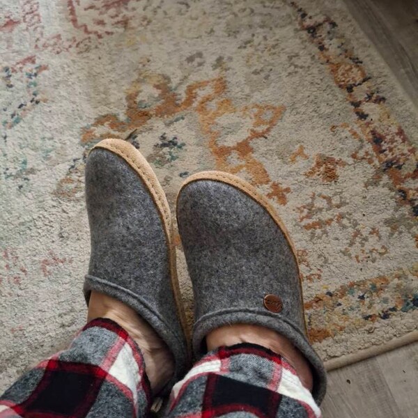 Woolfit Footprint With Leather Sole | Handfelted Wool Slippers With ...