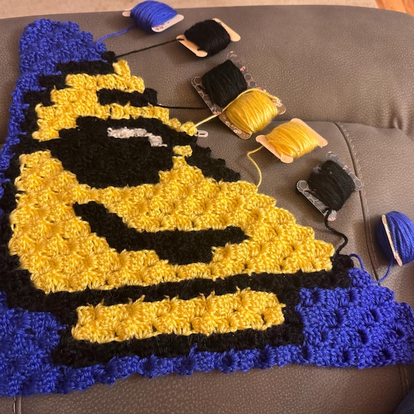 Summer Cabin C2C Crochet Afghan PATTERN | Aspen Leaf and Pinecones ...