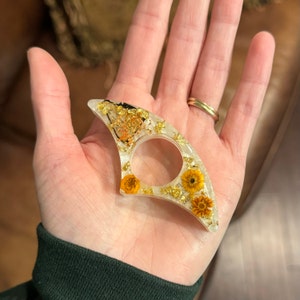 Black and Gold Personalized Resin Letter Keychain - Etsy