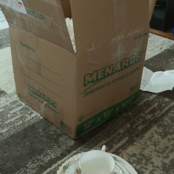 Delightful Ye Daintee Ladyee English Tea Set Including 17 Pieces of ...