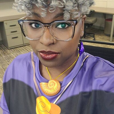 Ursula Necklace Ursula Light Up, Large Shell Sea Witch Necklace, Ursula ...