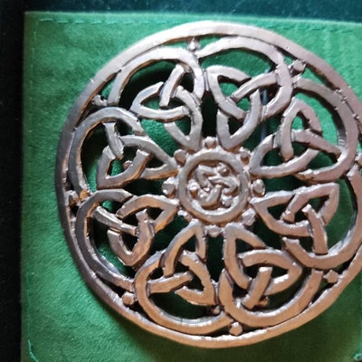 Helm Plaque Dancing Men With Spears PV04 - Etsy