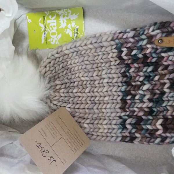 Red Tonal 100% Merino Wool Knit Hat Entangled Beanie Adult Size ...