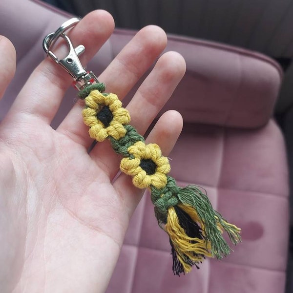 Sunflower Macrame Keyring - Etsy UK