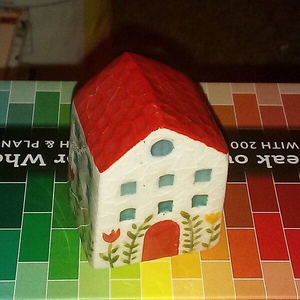 Small Ceramic House, Cute Sculpture, Pottery Figurines, Pottery ...