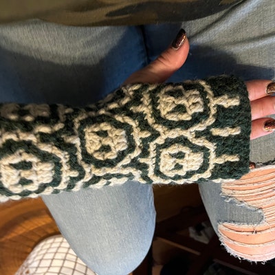 The Catacombs Pack Mosaic Crochet Skull Patterns by Sixel Design - Etsy