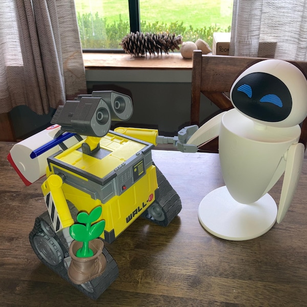 3D Printed EVE (extraterrestrial Vegetation Evaluator) Robot | Eve's Directive | Classic Movie ...