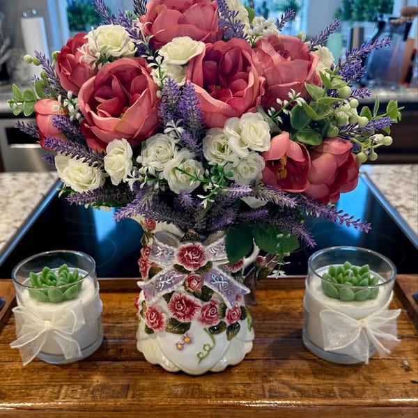 Bee Floral Arrangement, Flower Centerpiece, - Etsy